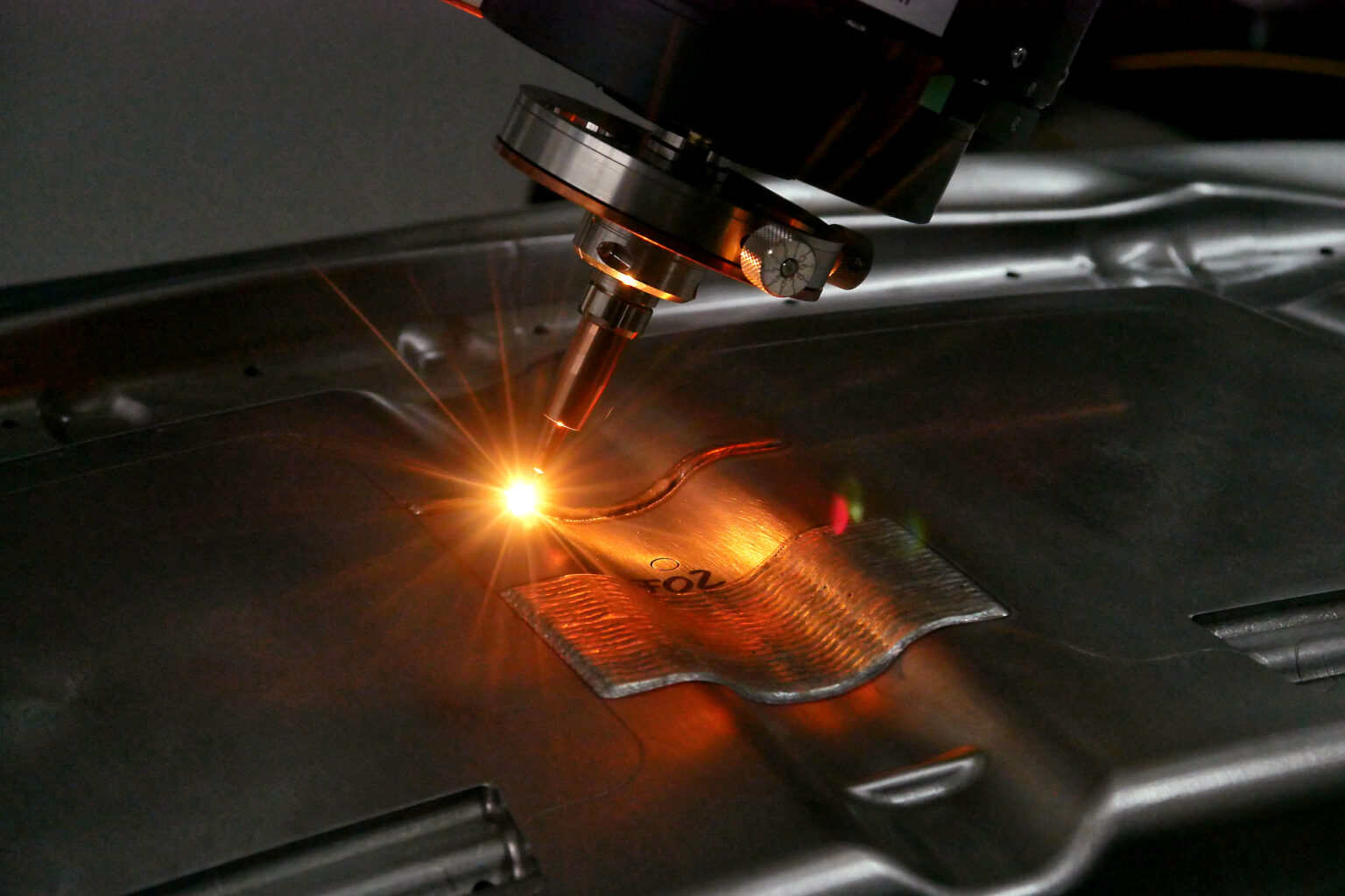Laser wire cladding for repair and additive manufacturing | ALOtec ...